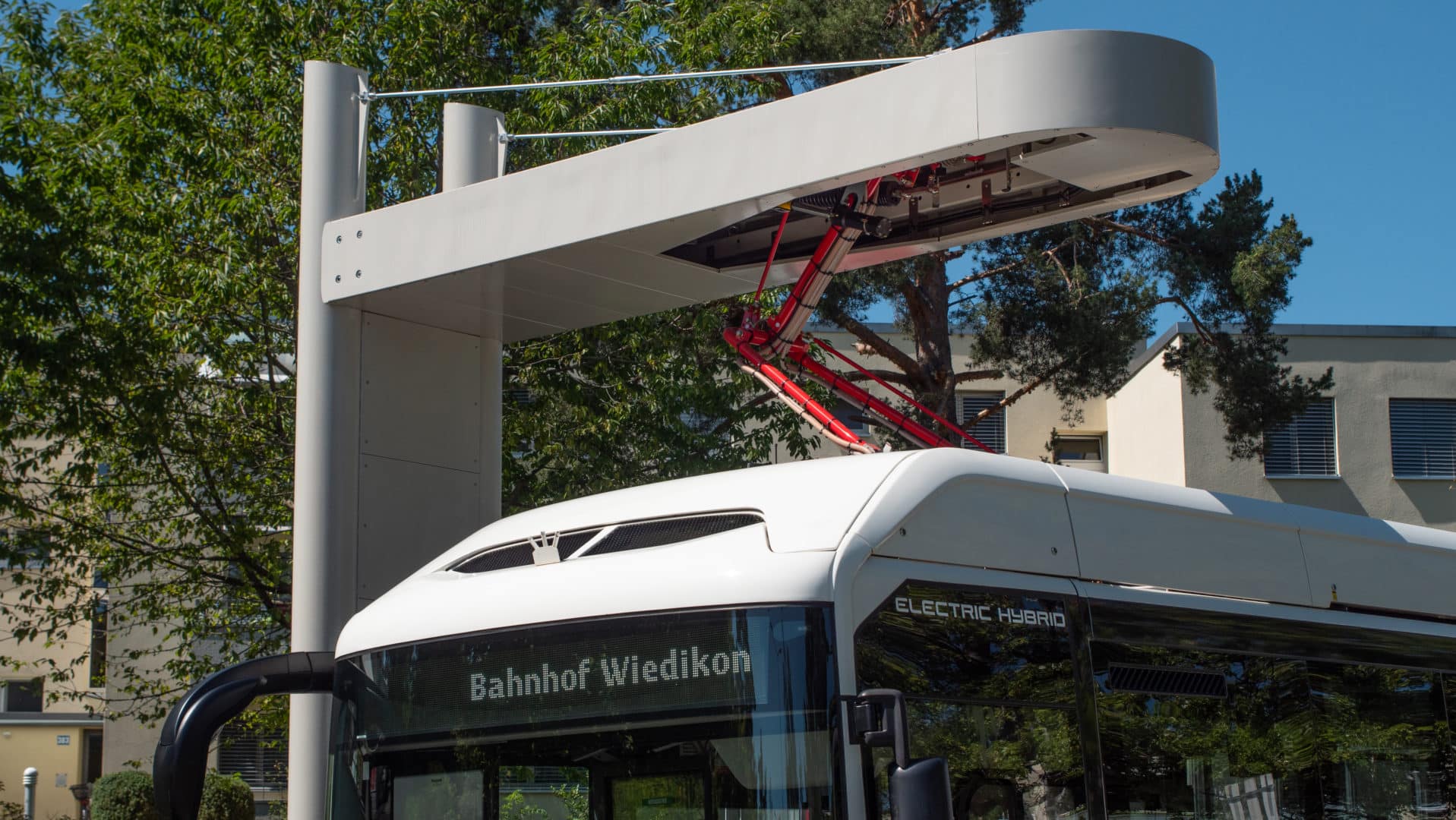 Zürich-Nouvelle borne de recharge pour bus standard eHybrid