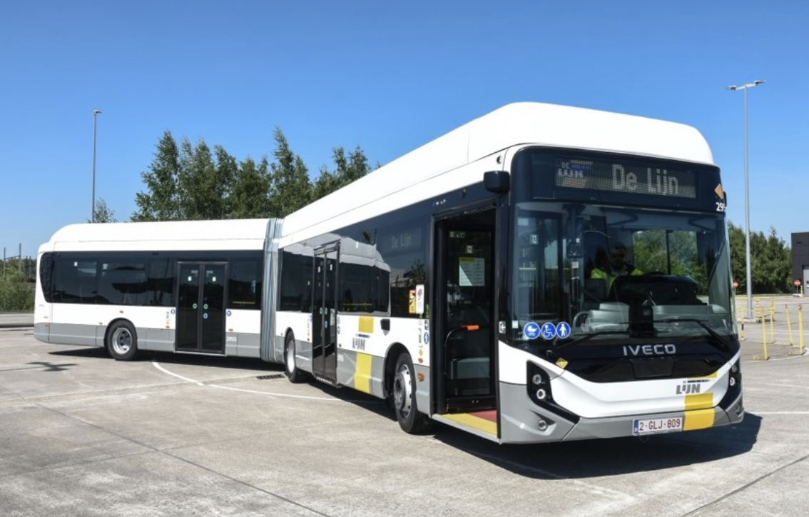 Flotte de 100 bus électriques Iveco Bus E-Way en route pour De Lijn